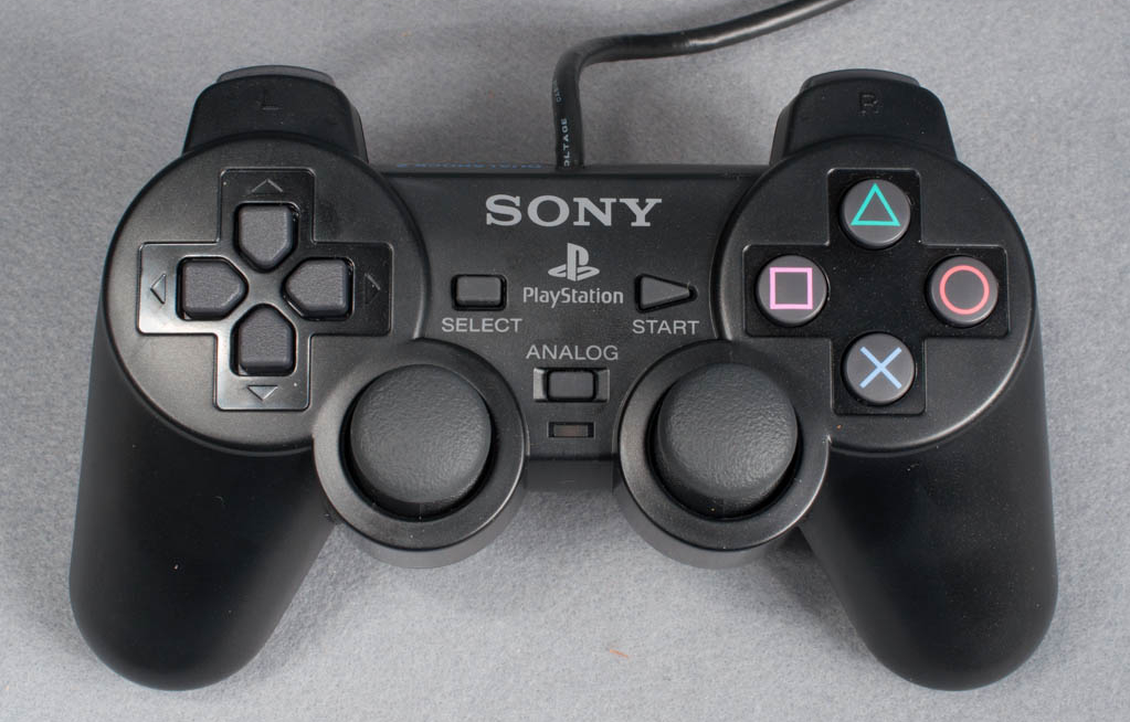 正直PS2のコントローラーって完成されすぎてるよな… | げーみん